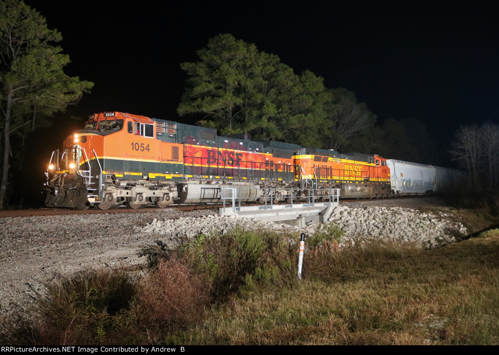 BNSF 1054